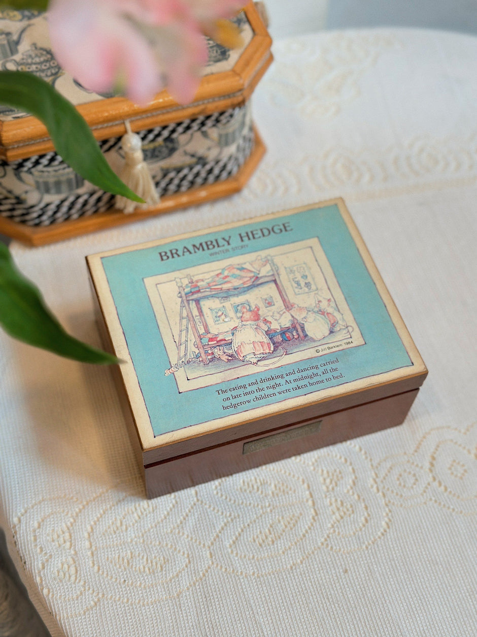 Peter Rabbit | Brambly Hedge – Magical Home Art